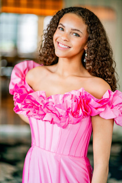 Feely – Ypsilon Dresses